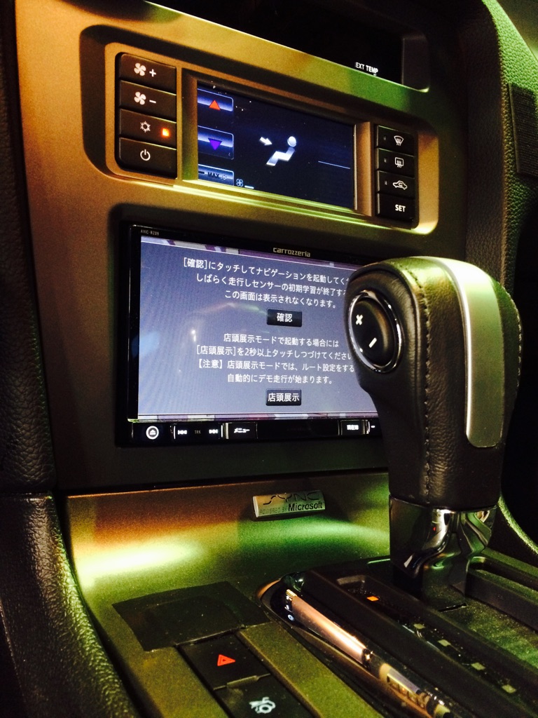 2014y FORD Mustang SCOSCHE Audiokit install ｜ ブログ｜ガレージダイバン